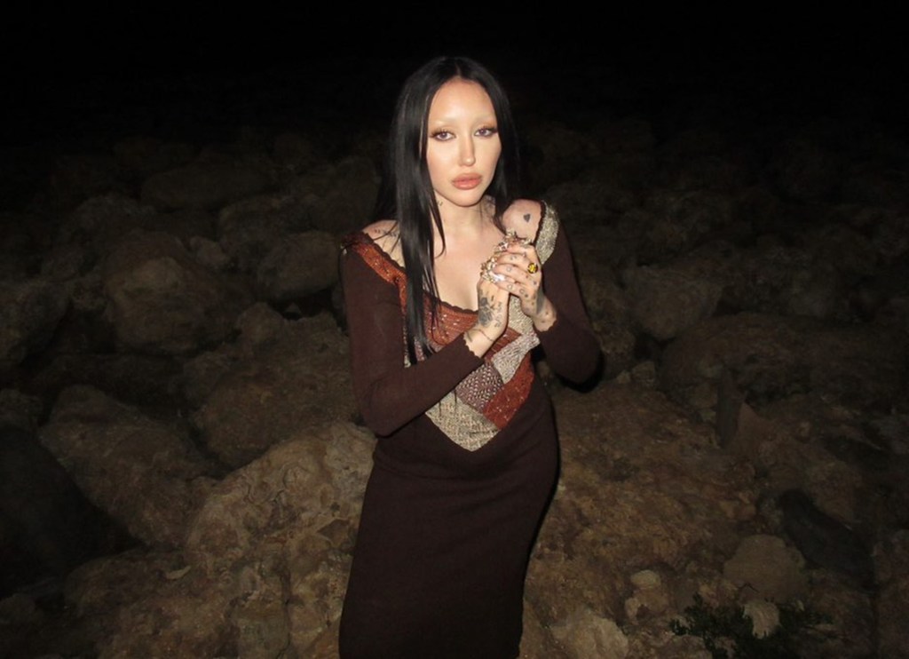 Noah Cyrus and Dominic Purcell's Romance Revealed Before Trish Cyrus's ...